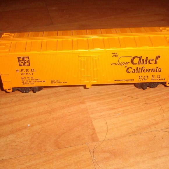 Toys | Ho Train Car V8 Santa Fe Horn Hook Super Chief Boxcar 25841 ...